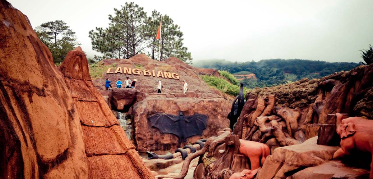 Kinh nghiệm tham quan đường hầm đất sét Đà Lạt từ A - Z | Zalopay